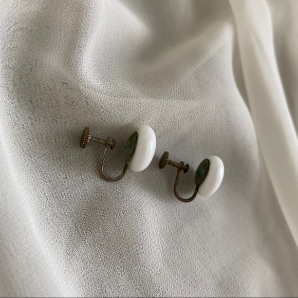 Vintage | Jewelry | Vintage Smooth White Button Screw Back Earrings ...